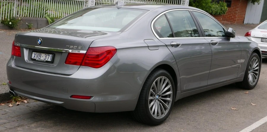 BMW Seria 7 (F01) 740d (306 KM) xDrive dane techniczne