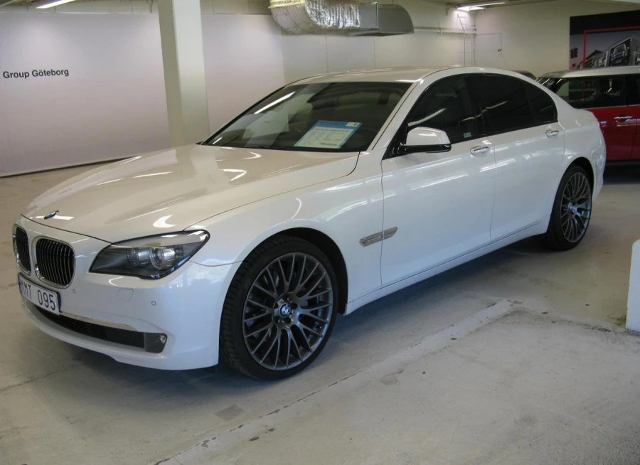 BMW Seria 7 (F01) 740d (306 KM) xDrive dane techniczne