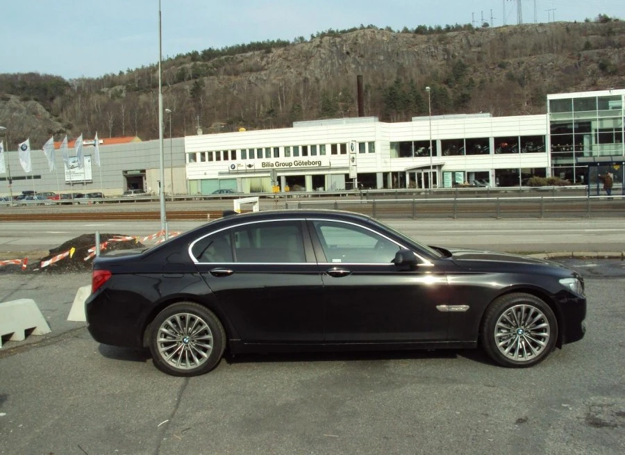 BMW Seria 7 (F01) 740d (306 KM) xDrive dane techniczne