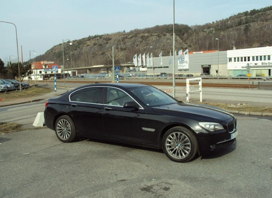 BMW Seria 7 (F01) 740d (306 KM) xDrive dane techniczne
