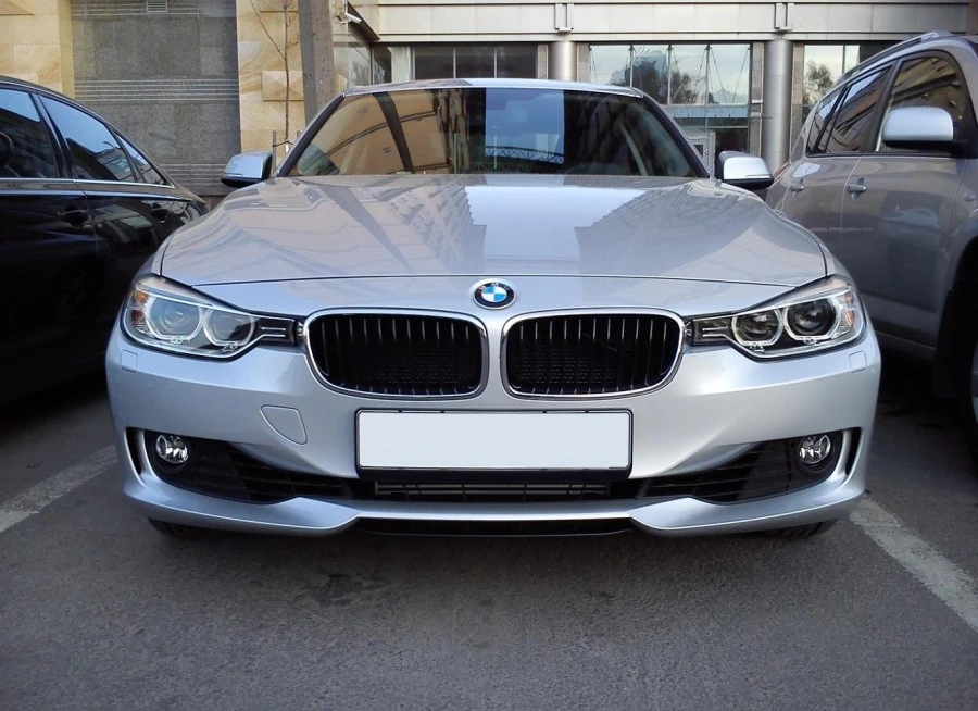 BMW Seria 3 Limuzyna (F30) 318d (143 KM) xDrive dane techniczne