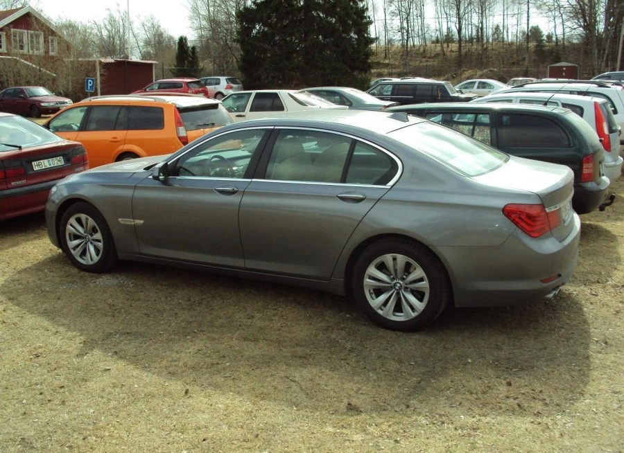 BMW Seria 7 (F01) 740d (306 KM) xDrive dane techniczne